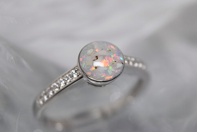 Cremation Ashes & Memorial Ring - Amulet of Ashes