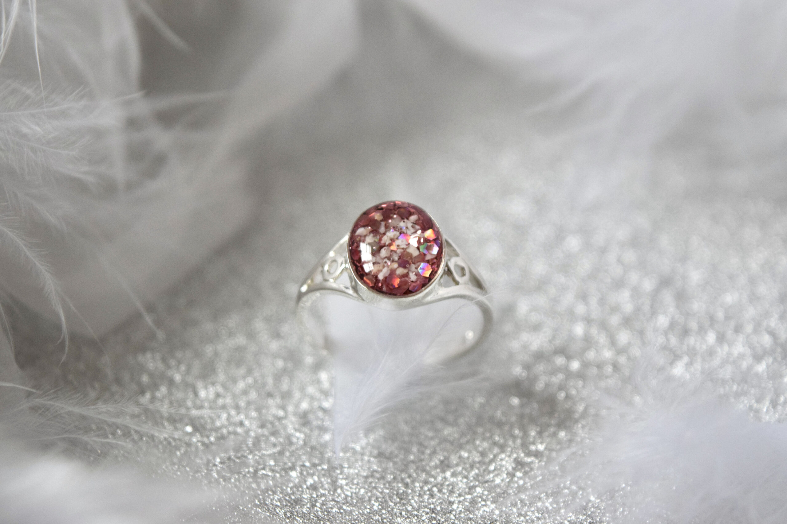 Cremation Ashes & Memorial Ring 'Ayla' - Amulet of Ashes