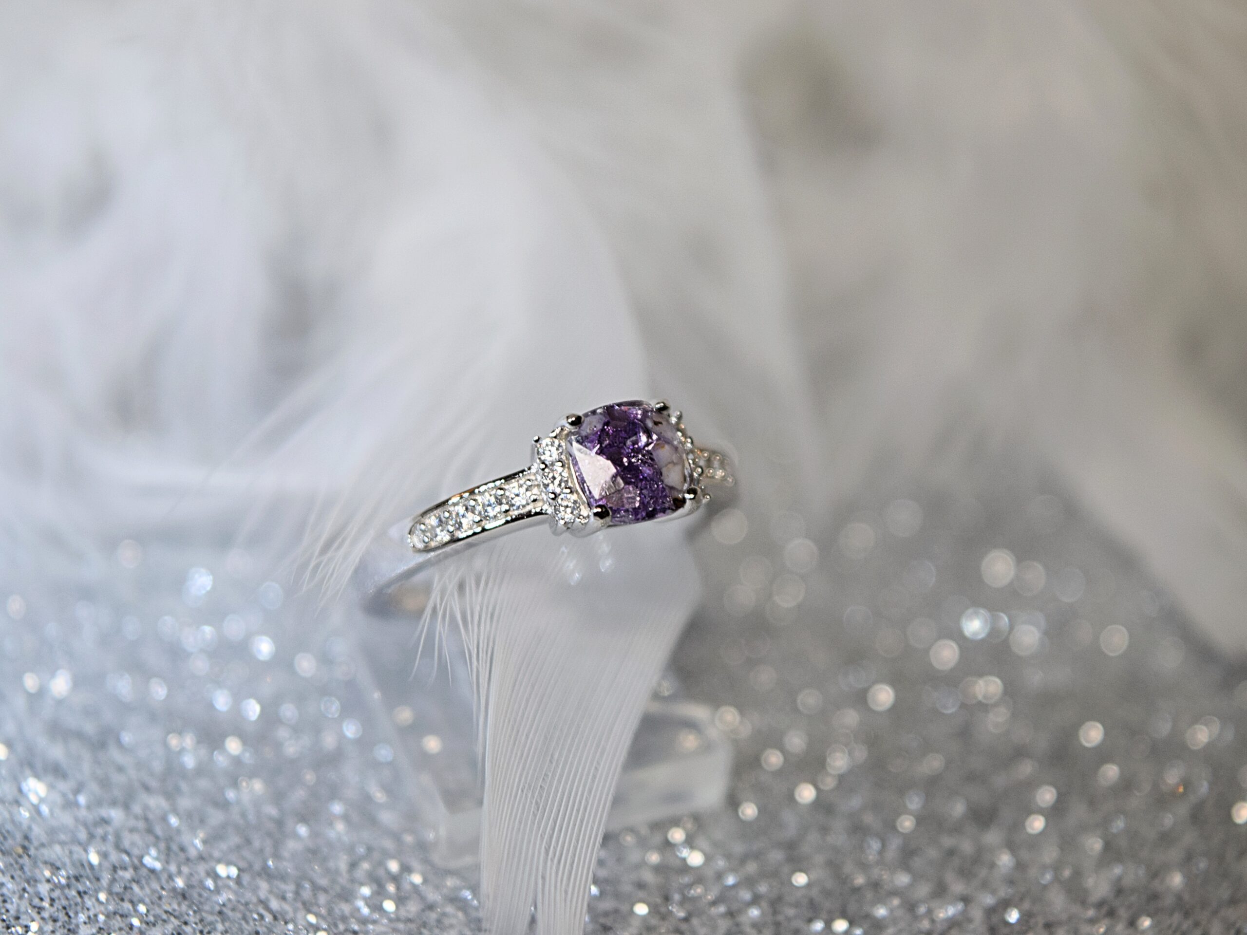 Cremation Ashes & Memorial Square Claw Ring - Amulet of Ashes