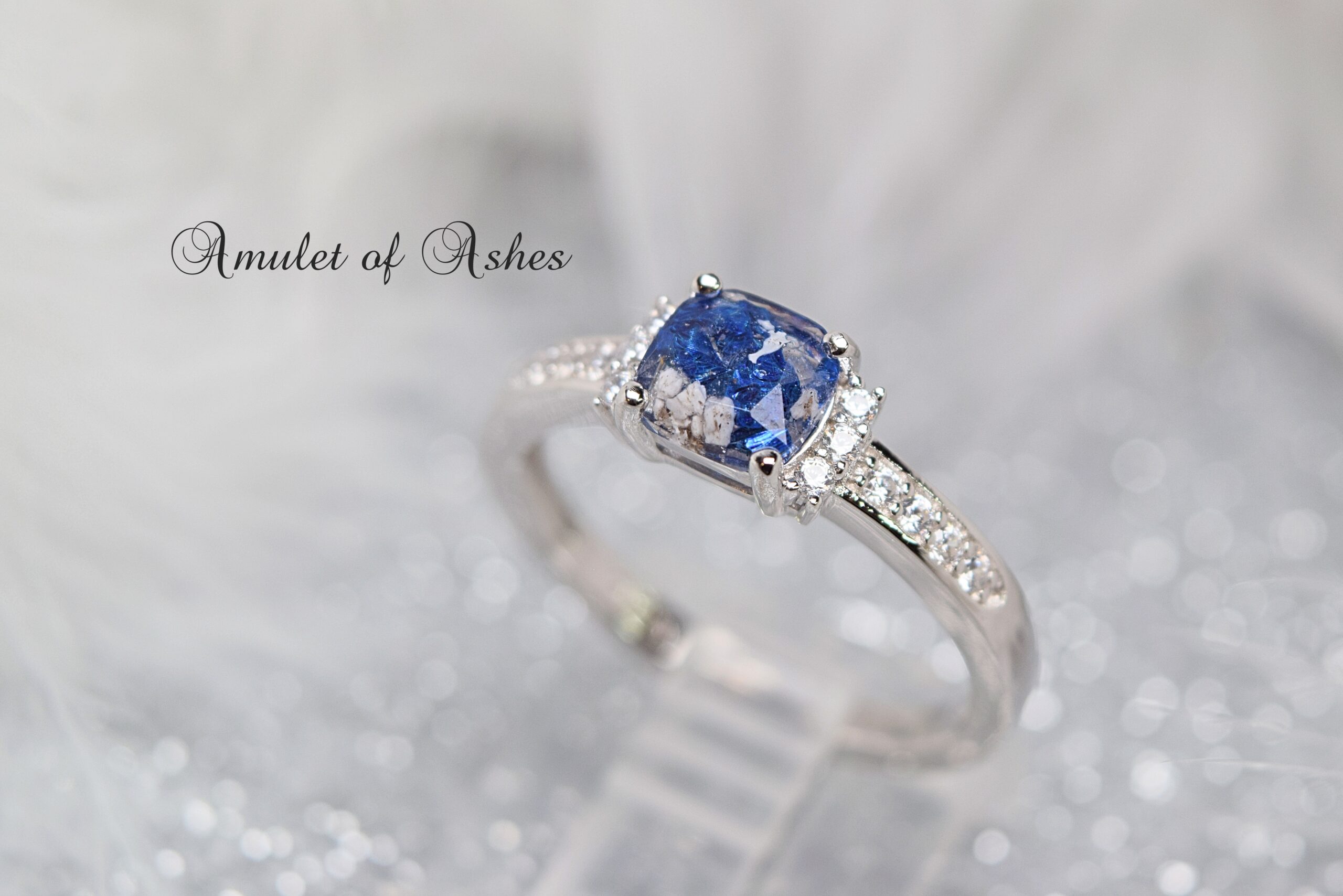 Cremation Ashes & Memorial Square Claw Ring - Amulet of Ashes