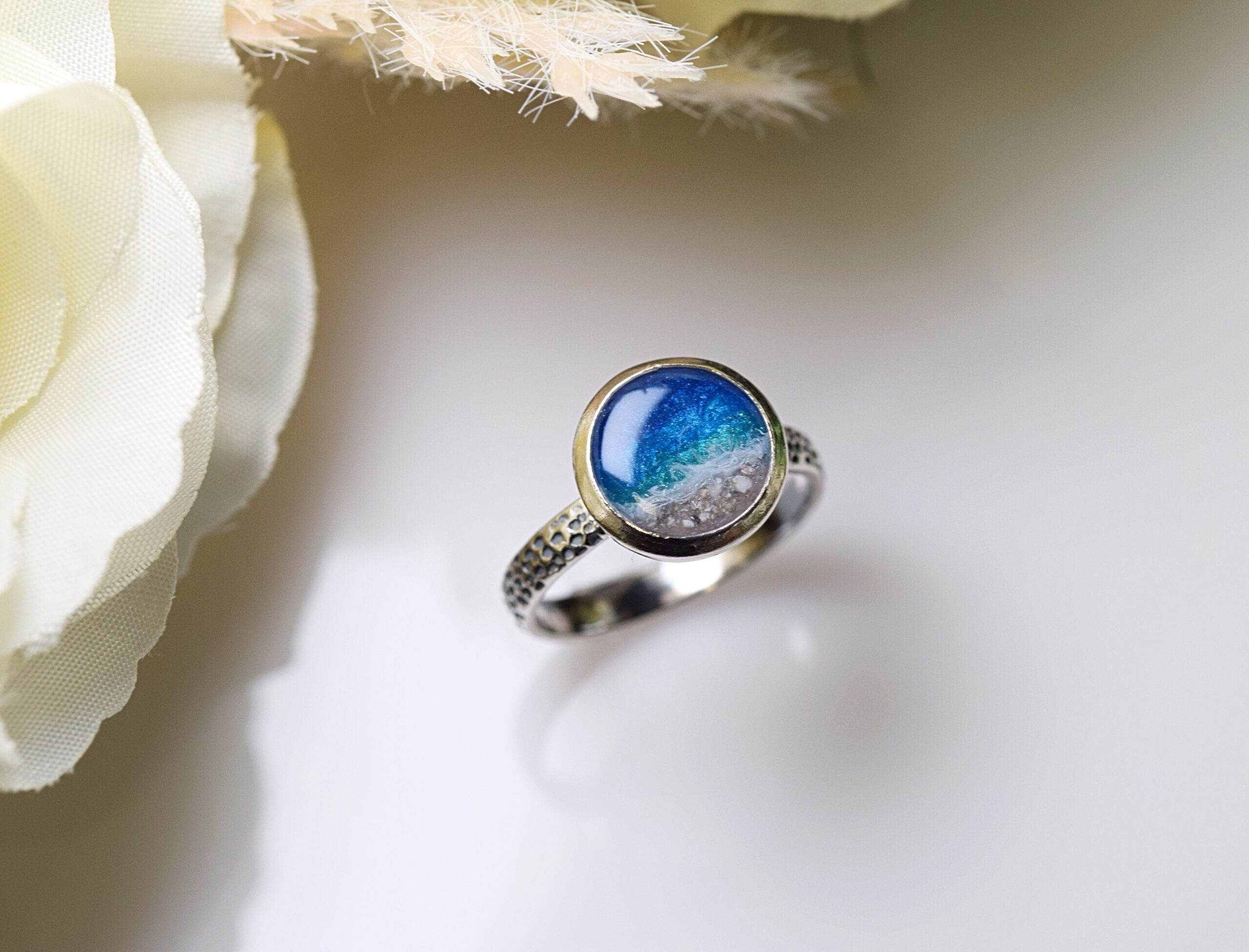 Cremation Ashes Beach Scene Ring 'Oceana' - Amulet of Ashes