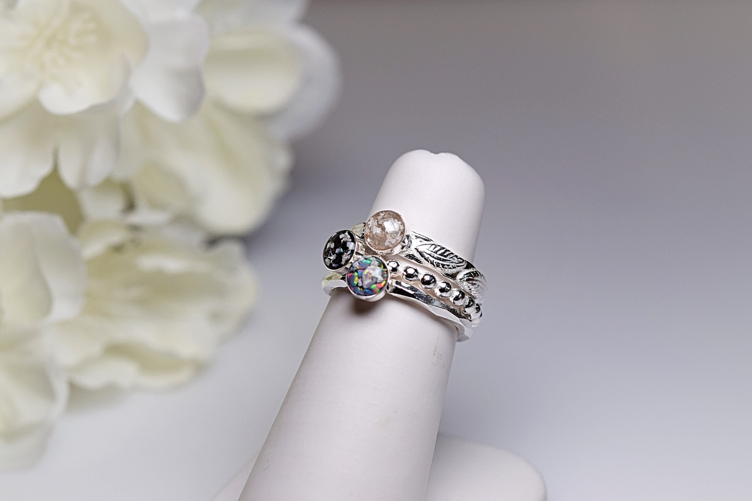 Cremation Ashes & Memorial Ring 'Trio Trinity' - Amulet of Ashes