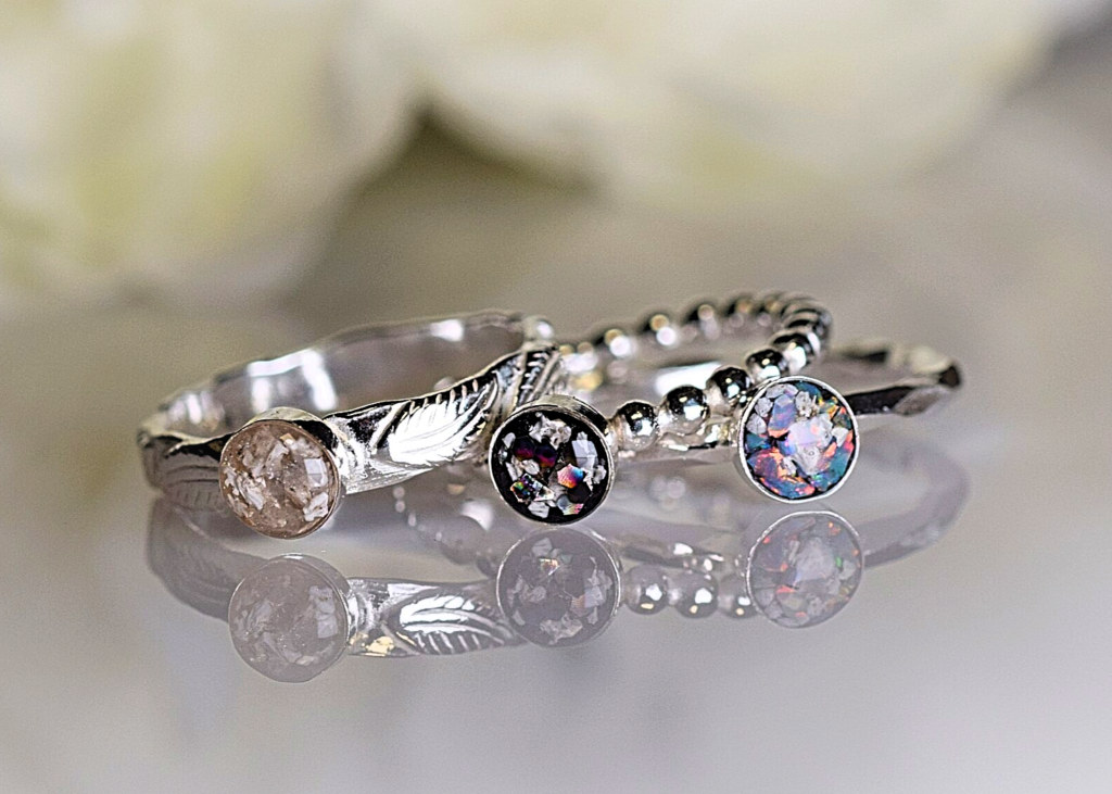 Cremation Ashes & Memorial Ring 'Trio Trinity' - Amulet of Ashes